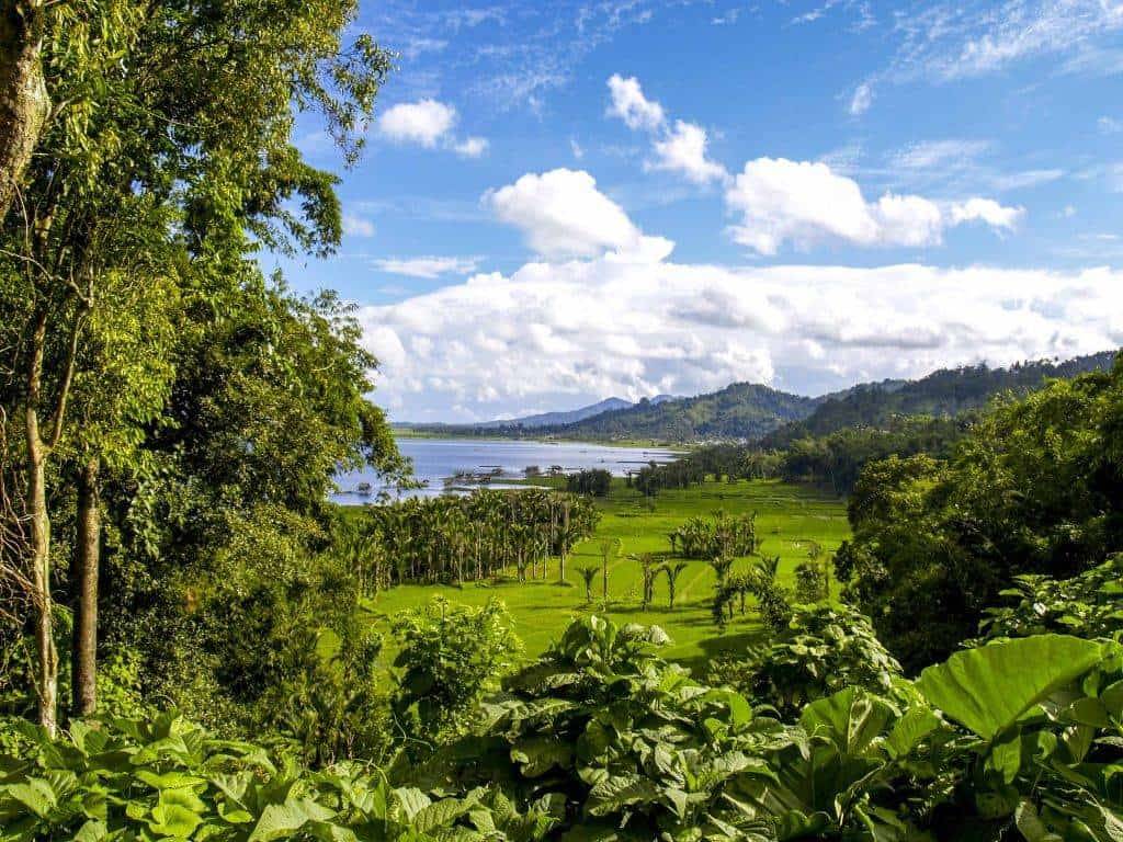 NORTH SULAWESI - NATURE` MAJESTY - Travelmarbles